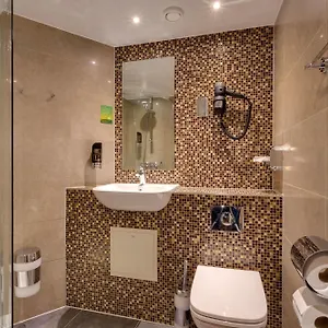 Meininger Hotel London Hyde Park with Minimum Price 20£: Expert Review ...